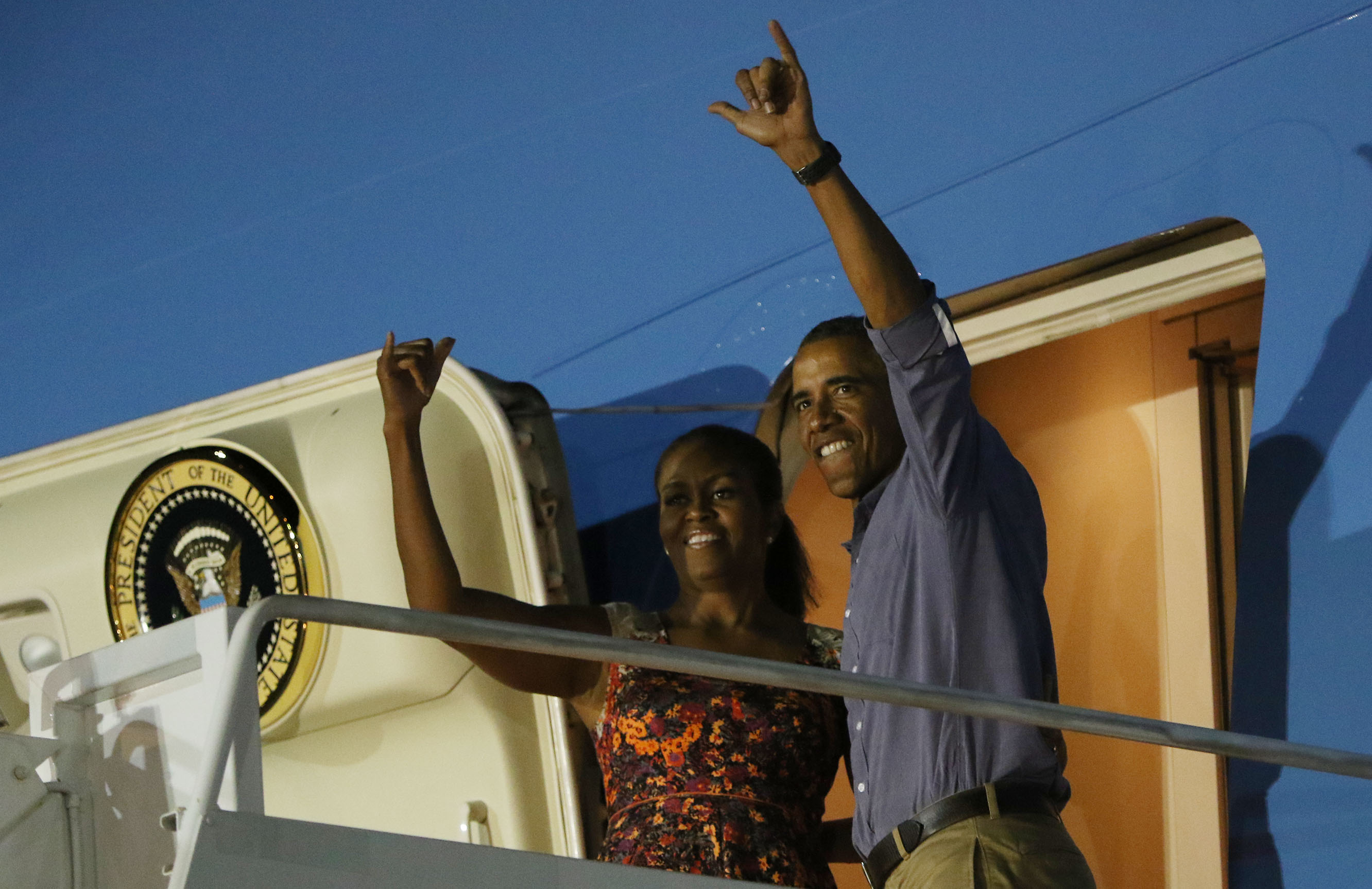 First Family Flies Off for Mainland After Final Vacation Day on Oahu ...